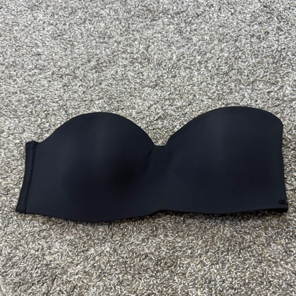 SKIMS | Intimates & Sleepwear | Skims Black Strapless Bra | Poshmark